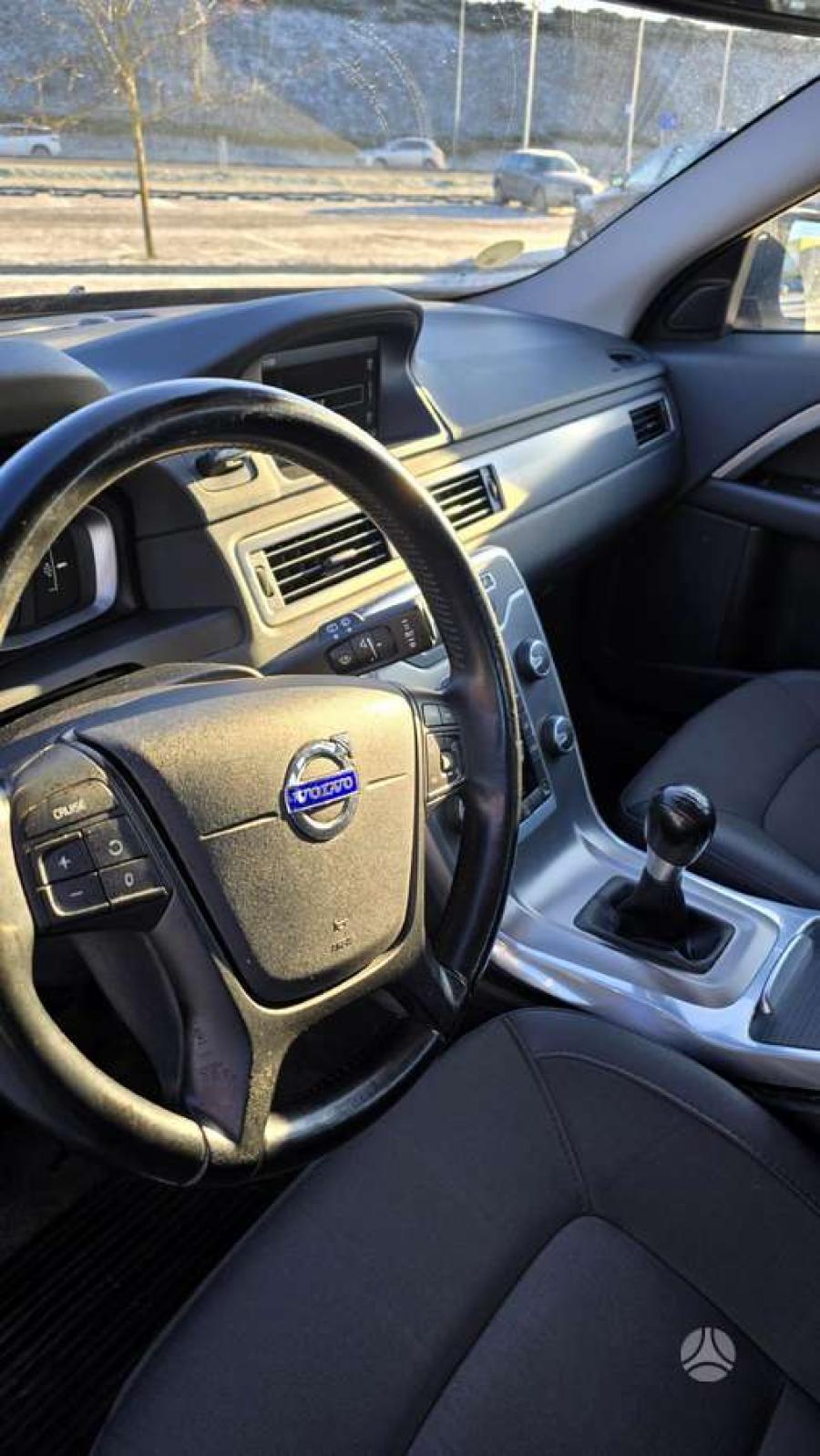 Pelēks Volvo V70 2013 Viļņa, ar dzinēja tilpumu 1.98 L un nobraukumu 279 tūkst. km par 6450 €, foto 18 vietnē AUTOMOTO.COM.LV