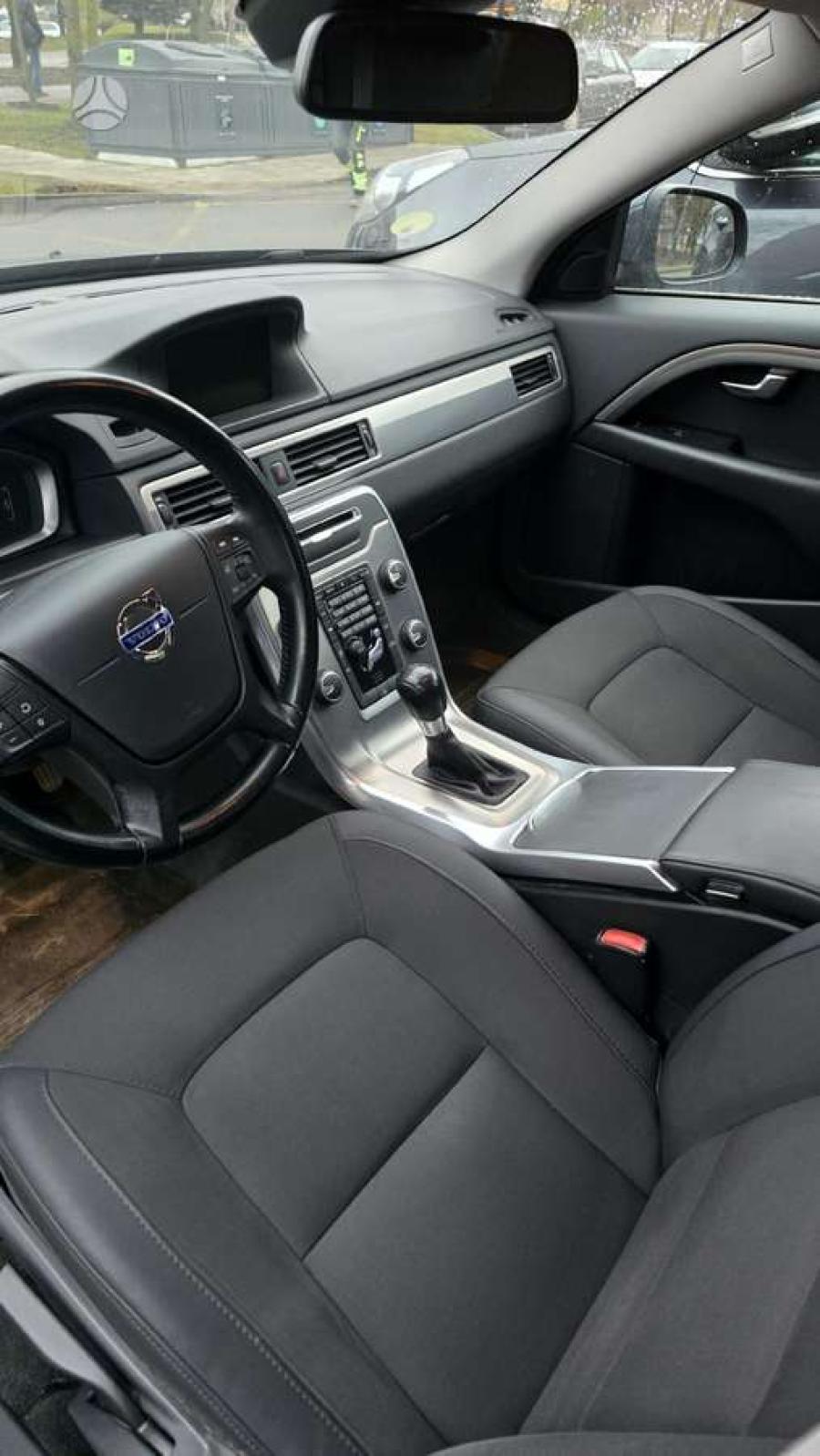 Pelēks Volvo V70 2013 Viļņa, ar dzinēja tilpumu 1.98 L un nobraukumu 279 tūkst. km par 6450 €, foto 27 vietnē AUTOMOTO.COM.LV