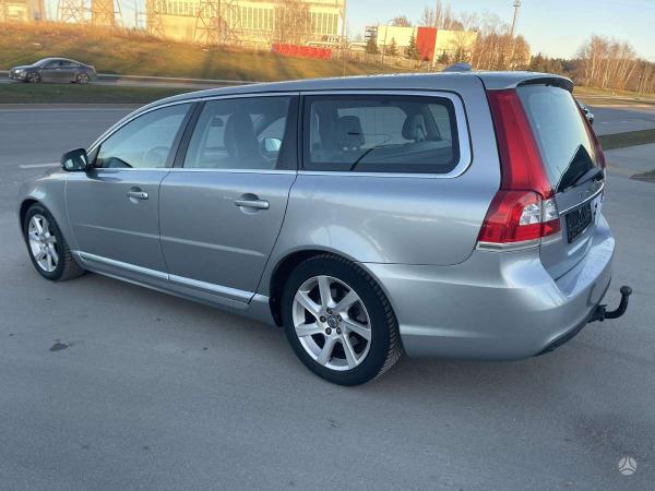 Grey Volvo V70 2013 in Kaunas, with an engine capacity of 1.56 L and mileage of 210 thousand km for 6250 €, photo 10 on AUTOMOTO.COM.LV