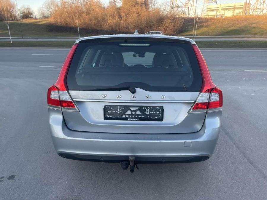 Grey Volvo V70 2013 in Kaunas, with an engine capacity of 1.56 L and mileage of 210 thousand km for 6250 €, photo 12 on AUTOMOTO.COM.LV