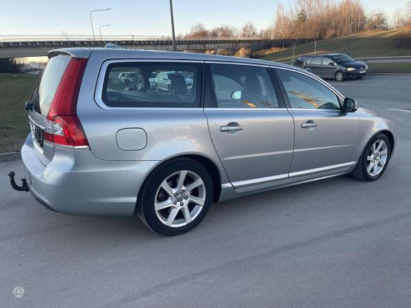 Pelēks Volvo V70 2013 Kauņa, ar dzinēja tilpumu 1.56 L un nobraukumu 210 tūkst. km par 6250 €, foto 9 vietnē AUTOMOTO.COM.LV