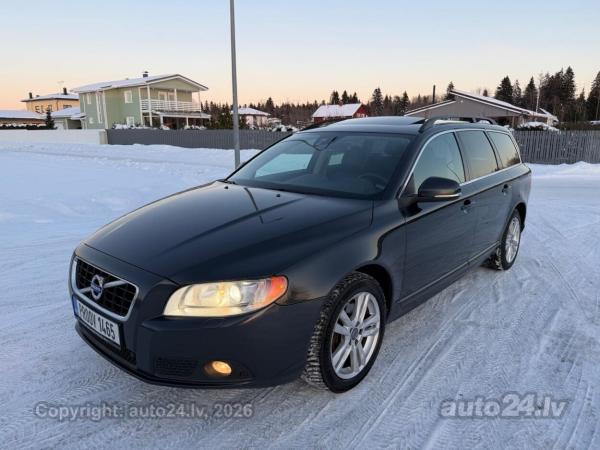 Grey Volvo V70 2013 in Tallinn, with an engine capacity of 2.40 L and mileage of 277 thousand km for 8490 €, photo 1 on AUTOMOTO.COM.LV