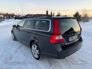 Grey Volvo V70 2013 in Tallinn, with an engine capacity of 2.40 L and mileage of 277 thousand km for 8490 €, photo 2 on AUTOMOTO.COM.LV