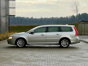 Grey Volvo V70 2013 in Vilnius, with an engine capacity of 1.60 L and mileage of 300 thousand km for 6250 €, photo 4 on AUTOMOTO.COM.LV