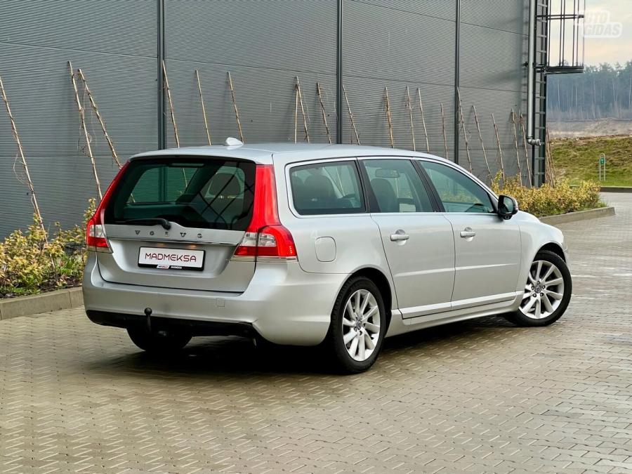 Grey Volvo V70 2013 in Vilnius, with an engine capacity of 1.60 L and mileage of 300 thousand km for 6250 €, photo 10 on AUTOMOTO.COM.LV
