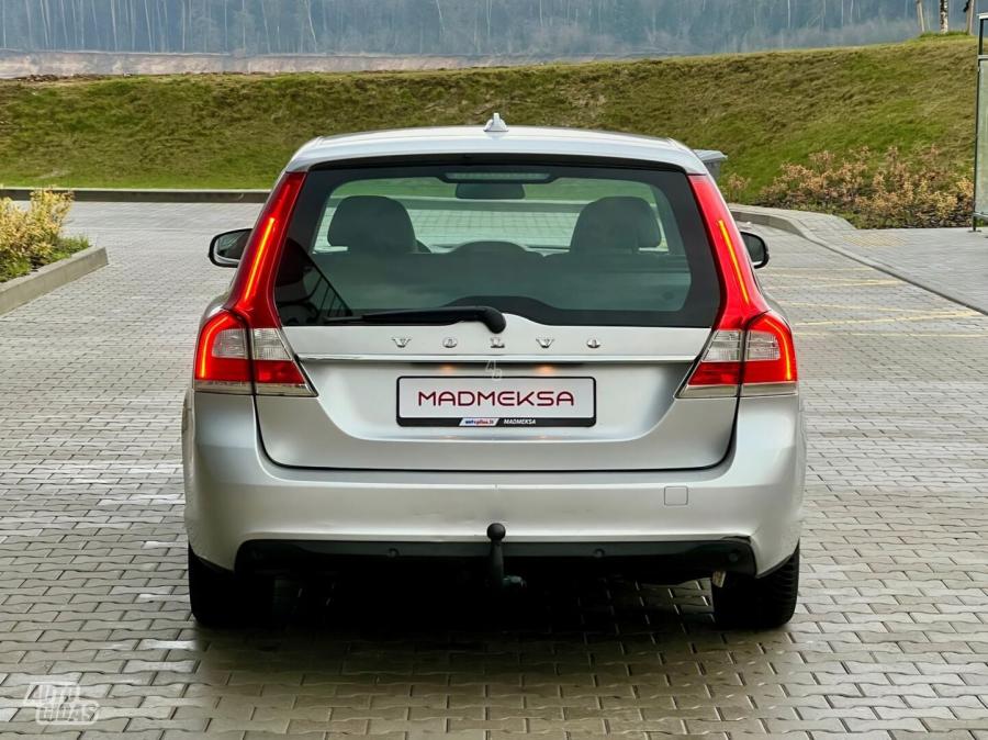 Grey Volvo V70 2013 in Vilnius, with an engine capacity of 1.60 L and mileage of 300 thousand km for 6250 €, photo 11 on AUTOMOTO.COM.LV