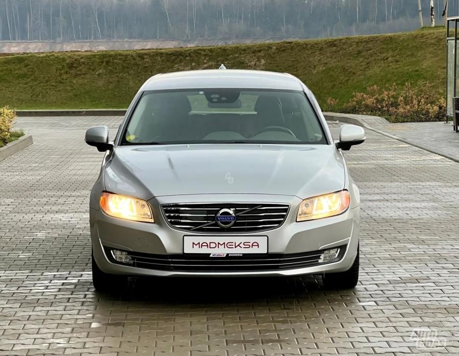 Grey Volvo V70 2013 in Vilnius, with an engine capacity of 1.60 L and mileage of 300 thousand km for 6250 €, photo 12 on AUTOMOTO.COM.LV