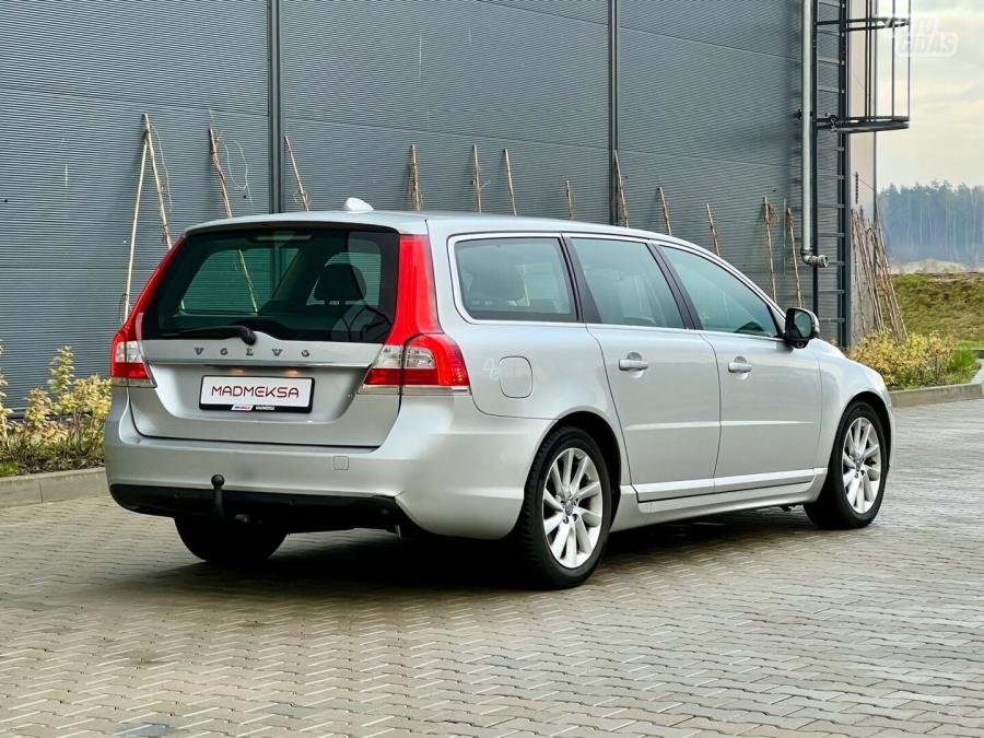 Grey Volvo V70 2013 in Vilnius, with an engine capacity of 1.60 L and mileage of 300 thousand km for 6250 €, photo 14 on AUTOMOTO.COM.LV
