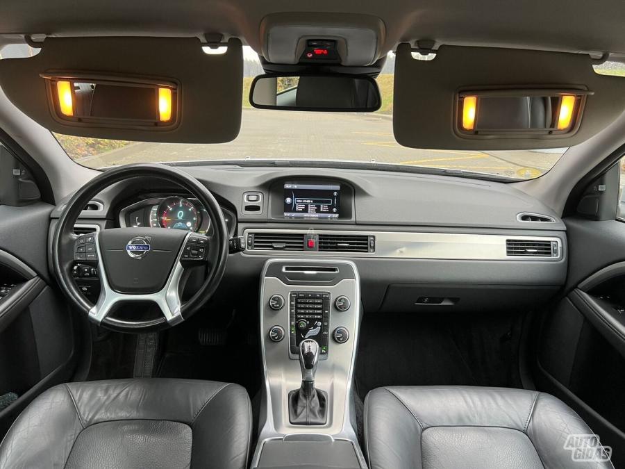 Grey Volvo V70 2013 in Vilnius, with an engine capacity of 1.60 L and mileage of 300 thousand km for 6250 €, photo 18 on AUTOMOTO.COM.LV