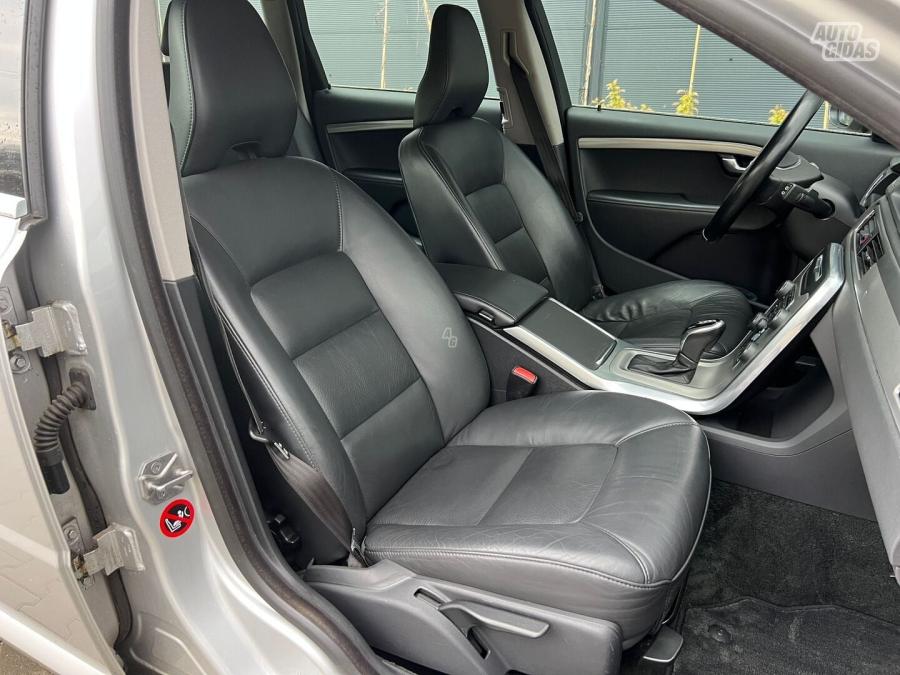 Grey Volvo V70 2013 in Vilnius, with an engine capacity of 1.60 L and mileage of 300 thousand km for 6250 €, photo 22 on AUTOMOTO.COM.LV