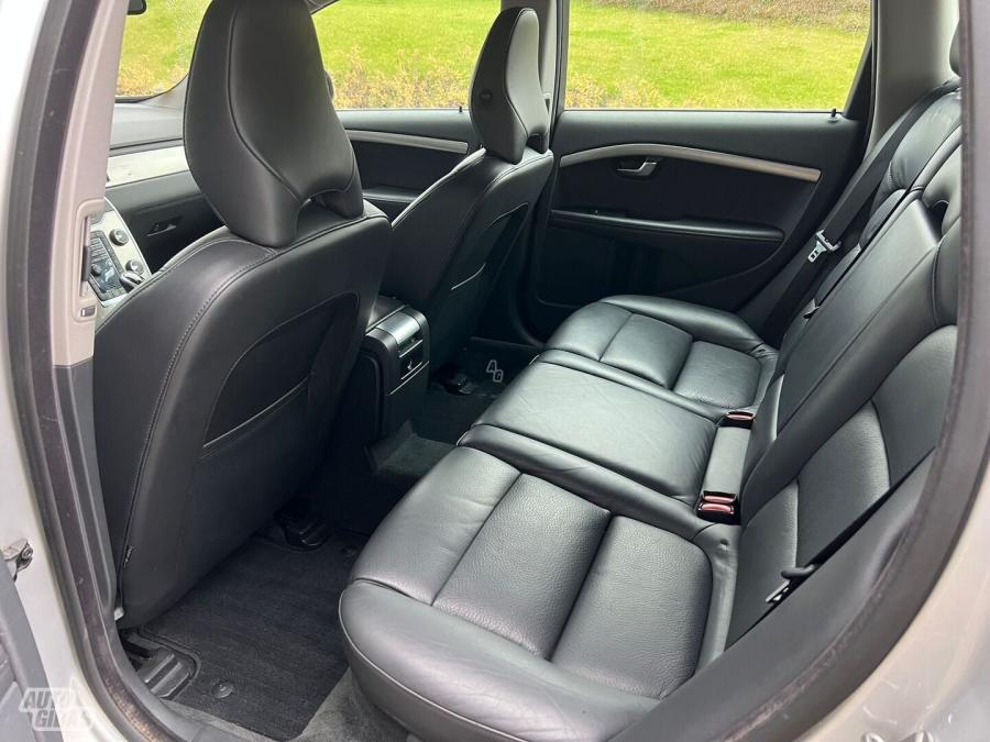 Grey Volvo V70 2013 in Vilnius, with an engine capacity of 1.60 L and mileage of 300 thousand km for 6250 €, photo 23 on AUTOMOTO.COM.LV