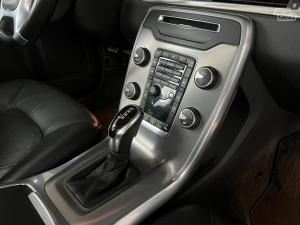 Grey Volvo V70 2013 in Vilnius, with an engine capacity of 1.60 L and mileage of 300 thousand km for 6250 €, photo 26 on AUTOMOTO.COM.LV