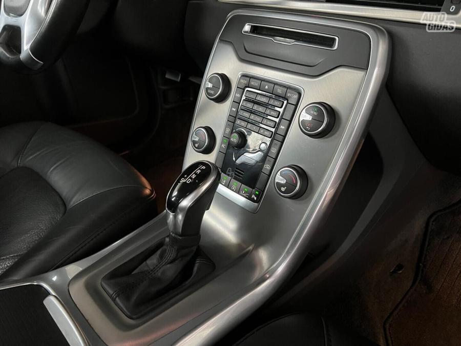 Grey Volvo V70 2013 in Vilnius, with an engine capacity of 1.60 L and mileage of 300 thousand km for 6250 €, photo 26 on AUTOMOTO.COM.LV