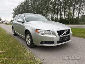 Pelēks Volvo V70 2013 Viljandi, ar dzinēja tilpumu 2.00 L un nobraukumu 256 tūkst. km par 7390 €, foto 3 vietnē AUTOMOTO.COM.LV
