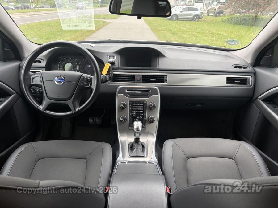 Pelēks Volvo V70 2013 Viljandi, ar dzinēja tilpumu 2.00 L un nobraukumu 256 tūkst. km par 7390 €, foto 6 vietnē AUTOMOTO.COM.LV