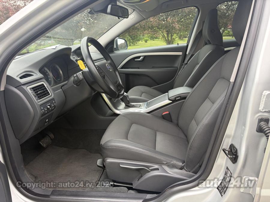 Pelēks Volvo V70 2013 Viljandi, ar dzinēja tilpumu 2.00 L un nobraukumu 256 tūkst. km par 7390 €, foto 7 vietnē AUTOMOTO.COM.LV