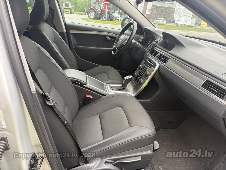 Pelēks Volvo V70 2013 Viljandi, ar dzinēja tilpumu 2.00 L un nobraukumu 256 tūkst. km par 7390 €, foto 8 vietnē AUTOMOTO.COM.LV