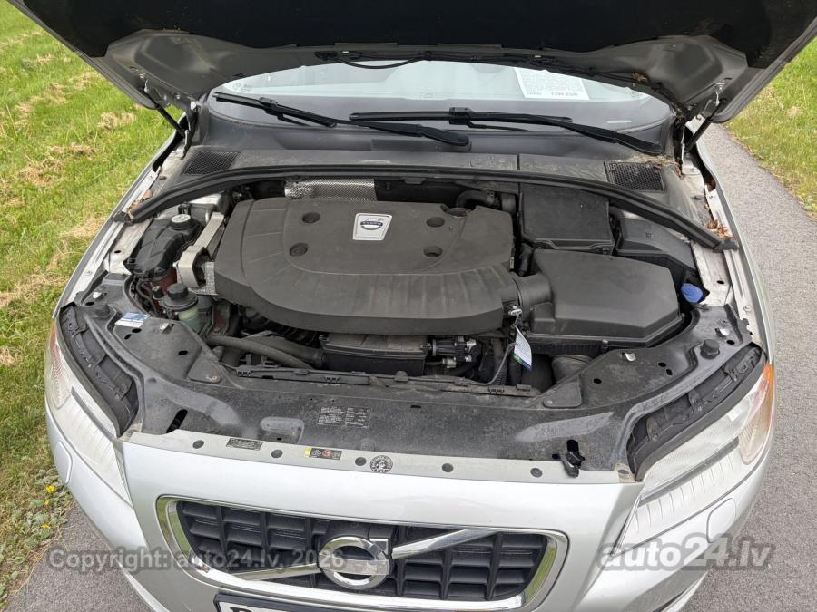 Pelēks Volvo V70 2013 Viljandi, ar dzinēja tilpumu 2.00 L un nobraukumu 256 tūkst. km par 7390 €, foto 12 vietnē AUTOMOTO.COM.LV