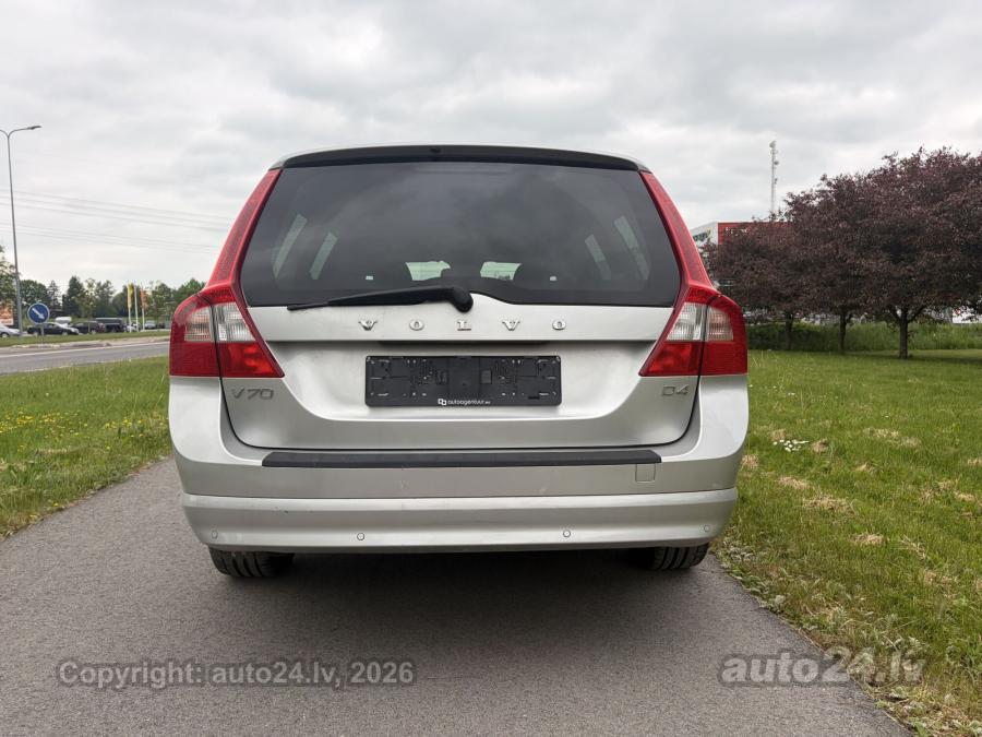 Pelēks Volvo V70 2013 Viljandi, ar dzinēja tilpumu 2.00 L un nobraukumu 256 tūkst. km par 7390 €, foto 14 vietnē AUTOMOTO.COM.LV