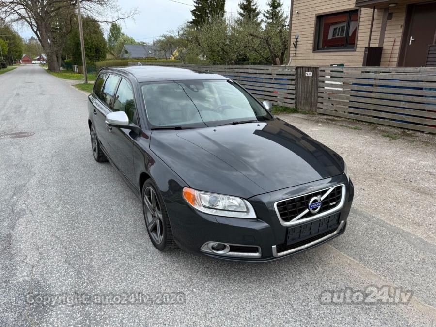 Grey Volvo V70 2013 in Tallinn, with an engine capacity of 2.00 L and mileage of 289 thousand km for 7590 €, photo 11 on AUTOMOTO.COM.LV