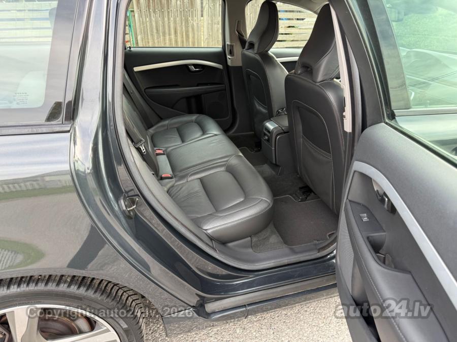 Grey Volvo V70 2013 in Tallinn, with an engine capacity of 2.00 L and mileage of 289 thousand km for 7590 €, photo 16 on AUTOMOTO.COM.LV