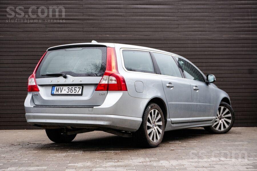 Grey Volvo V70 2013 in Riga, with an engine capacity of 2.00 L and mileage of 320 thousand km for 4800 €, photo 4 on AUTOMOTO.COM.LV