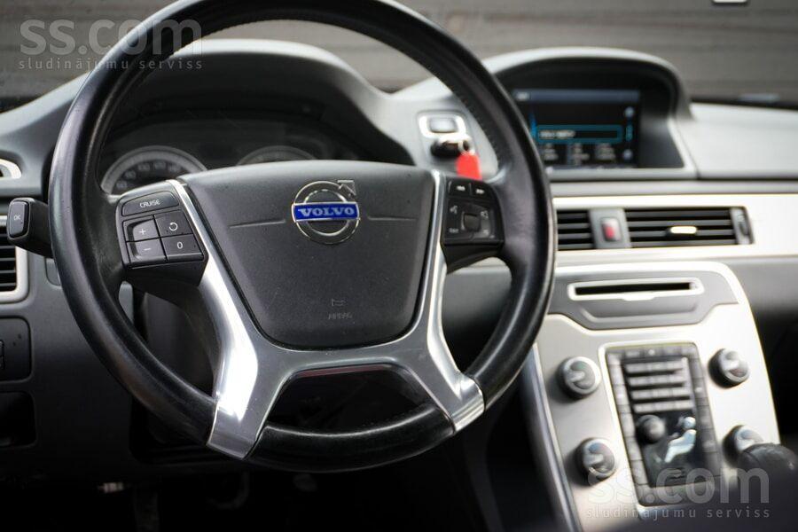 Grey Volvo V70 2013 in Riga, with an engine capacity of 2.00 L and mileage of 320 thousand km for 4800 €, photo 12 on AUTOMOTO.COM.LV
