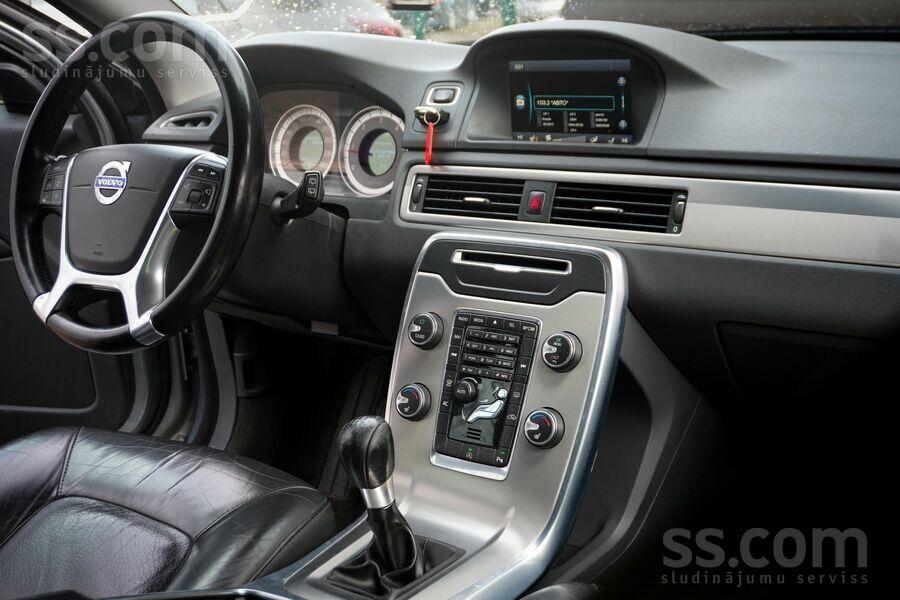 Grey Volvo V70 2013 in Riga, with an engine capacity of 2.00 L and mileage of 320 thousand km for 4800 €, photo 15 on AUTOMOTO.COM.LV