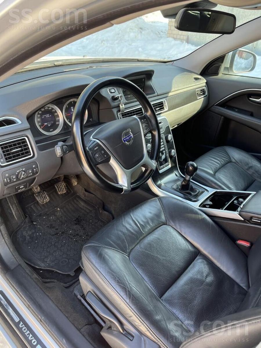 Pelēks Volvo V70 2013 Daugavpils, ar dzinēja tilpumu 2.00 L un nobraukumu 217 tūkst. km par 7450 €, foto 7 vietnē AUTOMOTO.COM.LV