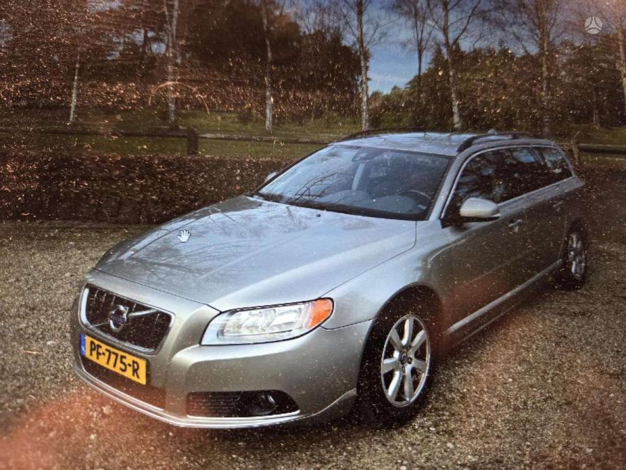 Grey Volvo V70 2013 in Kaunas, with an engine capacity of 1.60 L and mileage of 265 thousand km for 5200 €, photo 1 on AUTOMOTO.COM.LV