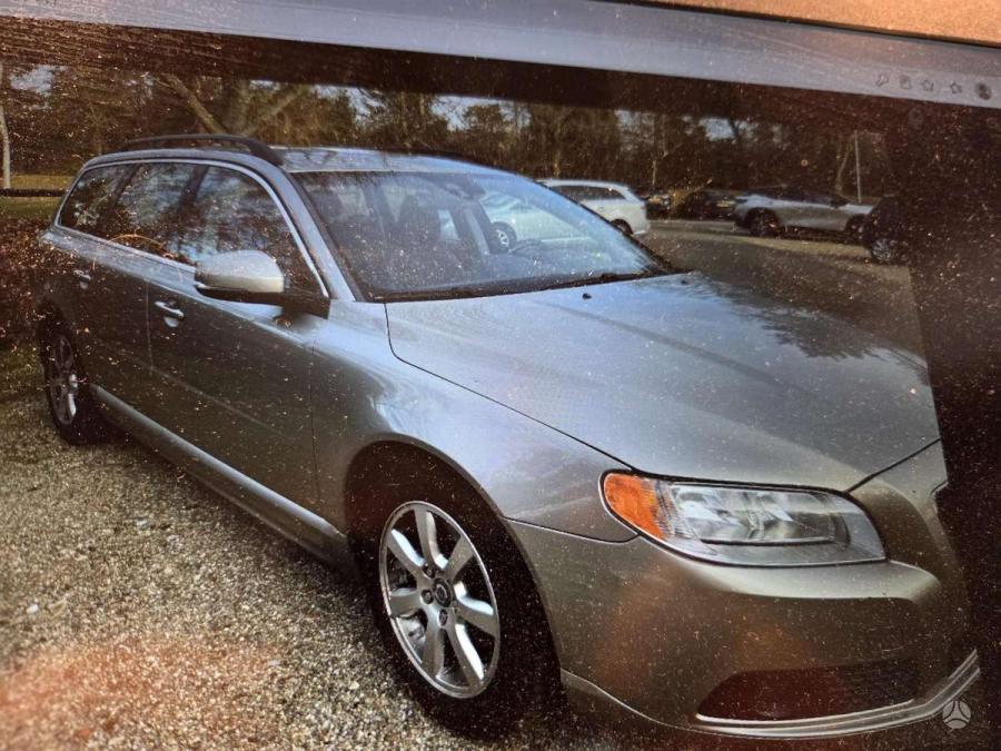 Grey Volvo V70 2013 in Kaunas, with an engine capacity of 1.60 L and mileage of 265 thousand km for 5200 €, photo 3 on AUTOMOTO.COM.LV