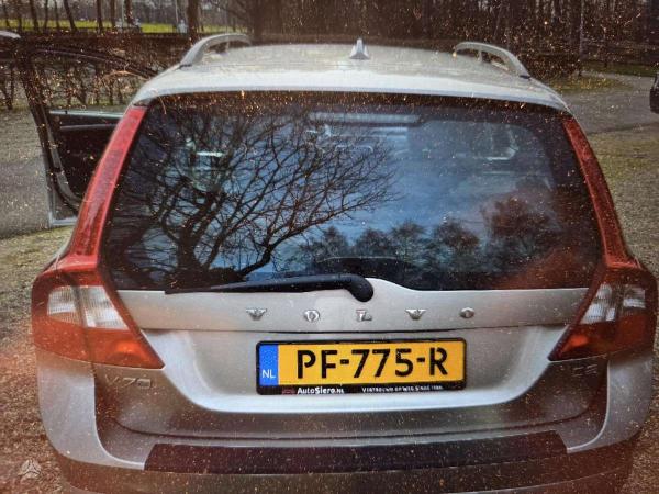 Pelēks Volvo V70 2013 Kauņa, ar dzinēja tilpumu 1.60 L un nobraukumu 265 tūkst. km par 5200 €, foto 4 vietnē AUTOMOTO.COM.LV