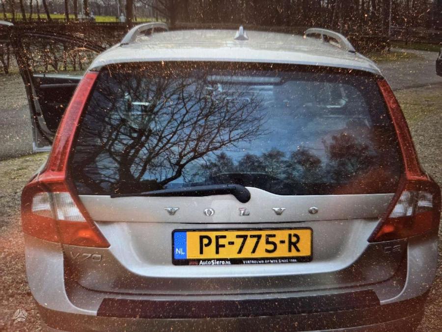 Grey Volvo V70 2013 in Kaunas, with an engine capacity of 1.60 L and mileage of 265 thousand km for 5200 €, photo 5 on AUTOMOTO.COM.LV