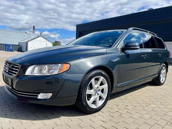 Grey Volvo V70 2013 in Kaunas, with an engine capacity of 2.00 L and mileage of 291 thousand km for 6990 €, photo 4 on AUTOMOTO.COM.LV