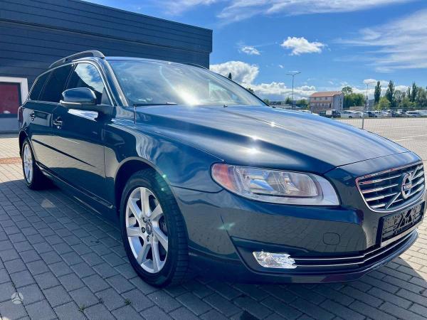 Grey Volvo V70 2013 in Kaunas, with an engine capacity of 2.00 L and mileage of 291 thousand km for 6990 €, photo 5 on AUTOMOTO.COM.LV