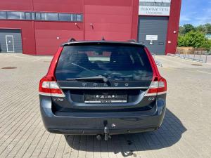 Grey Volvo V70 2013 in Kaunas, with an engine capacity of 2.00 L and mileage of 291 thousand km for 6990 €, photo 10 on AUTOMOTO.COM.LV