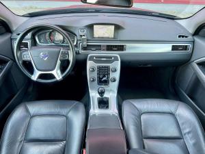 Grey Volvo V70 2013 in Kaunas, with an engine capacity of 2.00 L and mileage of 291 thousand km for 6990 €, photo 12 on AUTOMOTO.COM.LV