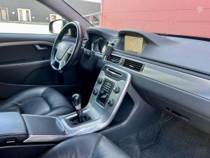Grey Volvo V70 2013 in Kaunas, with an engine capacity of 2.00 L and mileage of 291 thousand km for 6990 €, photo 15 on AUTOMOTO.COM.LV