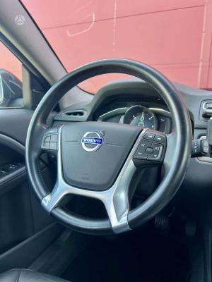Grey Volvo V70 2013 in Kaunas, with an engine capacity of 2.00 L and mileage of 291 thousand km for 6990 €, photo 16 on AUTOMOTO.COM.LV