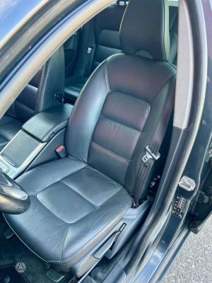 Grey Volvo V70 2013 in Kaunas, with an engine capacity of 2.00 L and mileage of 291 thousand km for 6990 €, photo 17 on AUTOMOTO.COM.LV