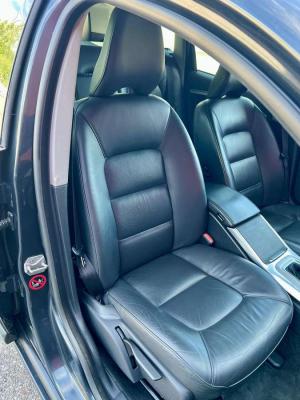 Grey Volvo V70 2013 in Kaunas, with an engine capacity of 2.00 L and mileage of 291 thousand km for 6990 €, photo 18 on AUTOMOTO.COM.LV