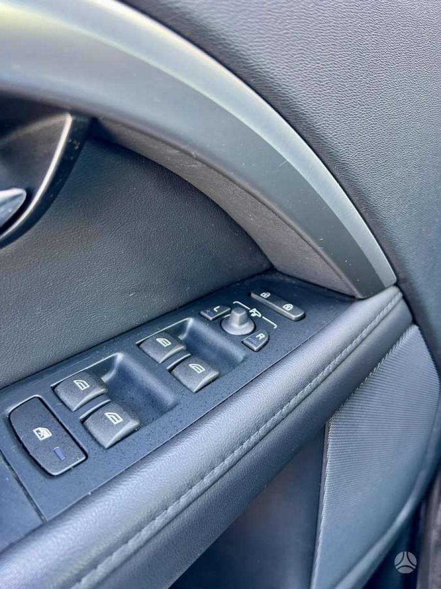 Grey Volvo V70 2013 in Kaunas, with an engine capacity of 2.00 L and mileage of 291 thousand km for 6990 €, photo 21 on AUTOMOTO.COM.LV