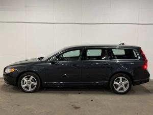 Grey Volvo V70 2013 in Jurmala, with an engine capacity of 2.00 L and mileage of 387 thousand km for 6950 €, photo 7 on AUTOMOTO.COM.LV