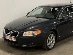 Grey Volvo V70 2013 in Jurmala, with an engine capacity of 2.00 L and mileage of 387 thousand km for 6950 €, photo 8 on AUTOMOTO.COM.LV