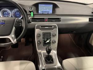 Grey Volvo V70 2013 in Jurmala, with an engine capacity of 2.00 L and mileage of 387 thousand km for 6950 €, photo 29 on AUTOMOTO.COM.LV