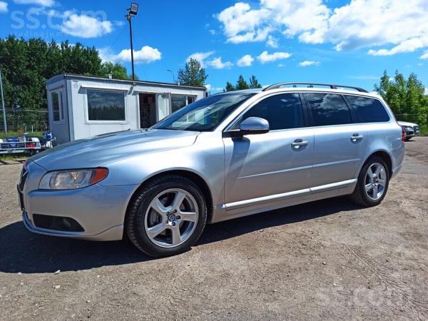 Pelēks Volvo V70 2013 Daugavpils, ar dzinēja tilpumu 2.00 L un nobraukumu 0 tūkst. km par 7350 €, foto 9 vietnē AUTOMOTO.COM.LV