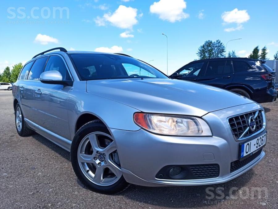 Pelēks Volvo V70 2013 Daugavpils, ar dzinēja tilpumu 2.00 L un nobraukumu 0 tūkst. km par 7350 €, foto 3 vietnē AUTOMOTO.COM.LV