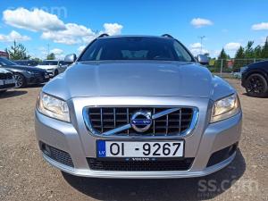Pelēks Volvo V70 2013 Daugavpils, ar dzinēja tilpumu 2.00 L un nobraukumu 0 tūkst. km par 7350 €, foto 4 vietnē AUTOMOTO.COM.LV
