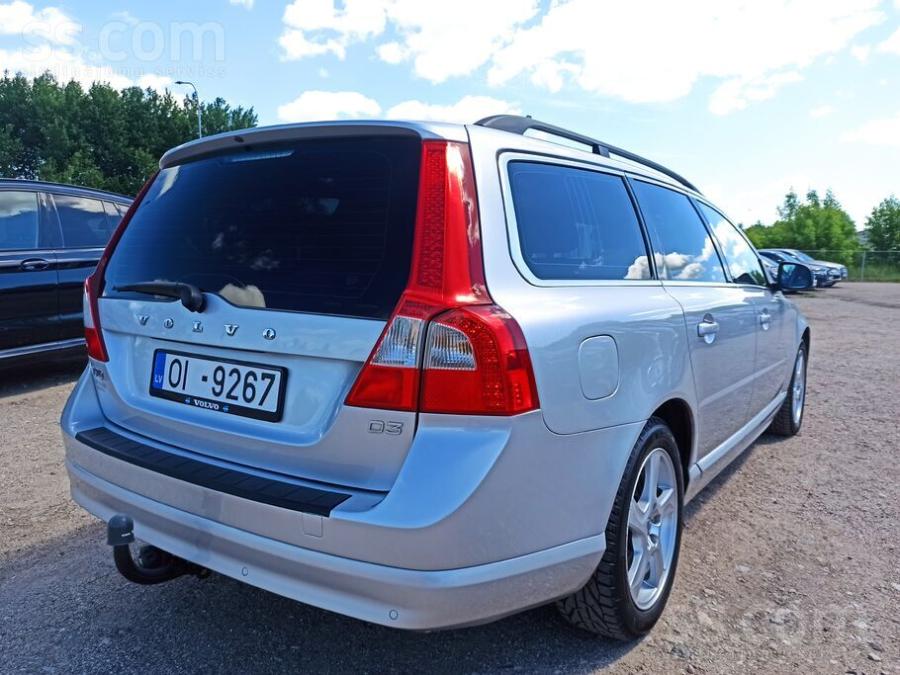 Pelēks Volvo V70 2013 Daugavpils, ar dzinēja tilpumu 2.00 L un nobraukumu 0 tūkst. km par 7350 €, foto 6 vietnē AUTOMOTO.COM.LV