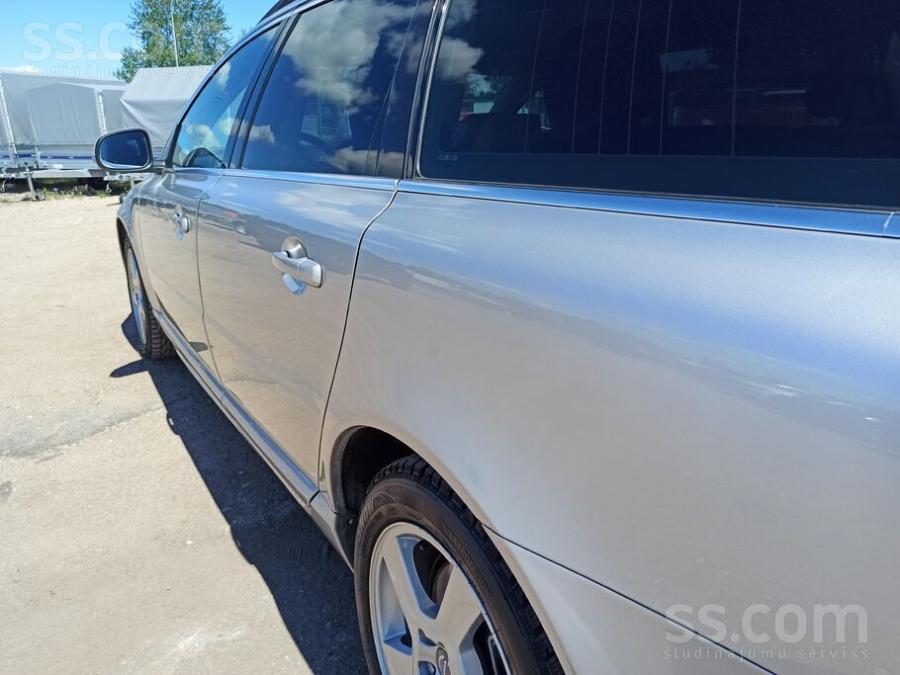 Pelēks Volvo V70 2013 Daugavpils, ar dzinēja tilpumu 2.00 L un nobraukumu 0 tūkst. km par 7350 €, foto 13 vietnē AUTOMOTO.COM.LV